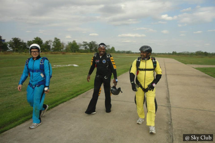 Sky Diving - Sri Lanka - Cross Country Travels Sri Lanka